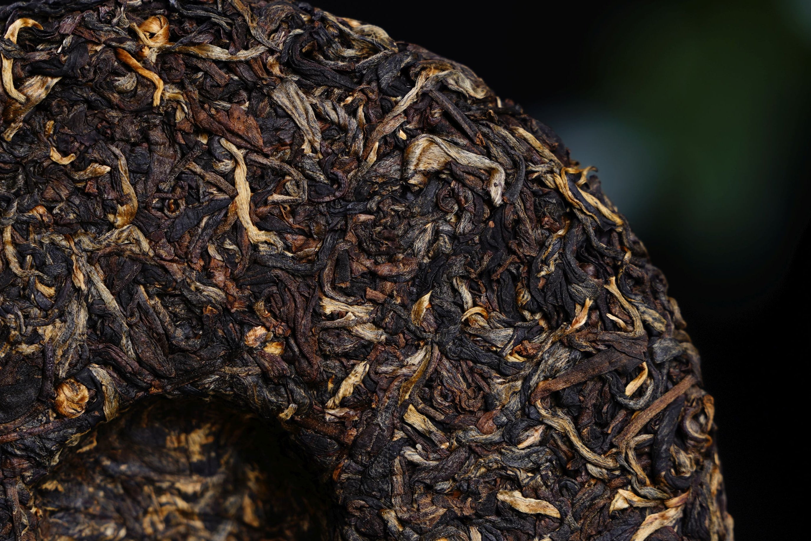 2023 Yunnan Sourcing "Ku Zhu Shan Hong" Black Tea Cake Yunnan Sourcing ...