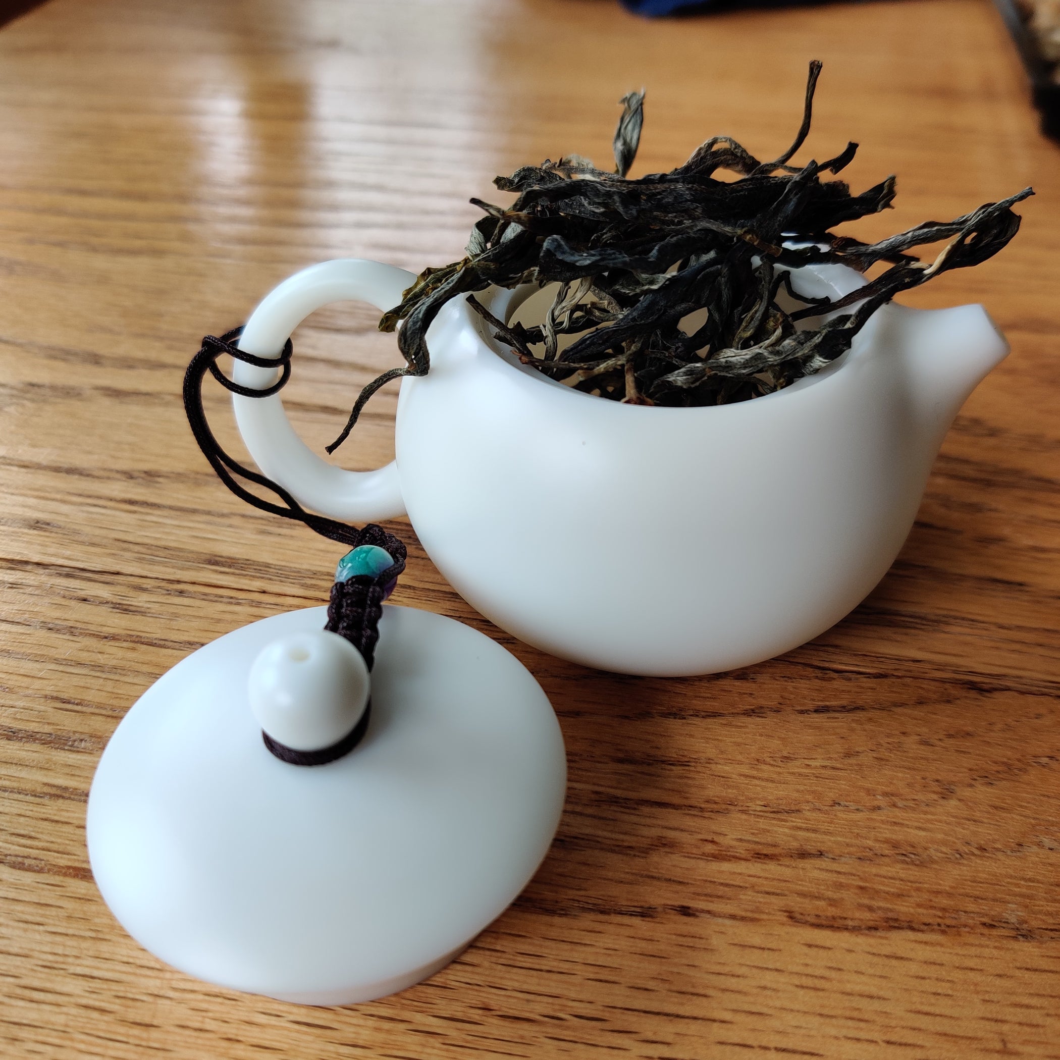 Mutton Fat Jade Porcelain "Xi Shi" Teapot Yunnan Sourcing Tea Shop