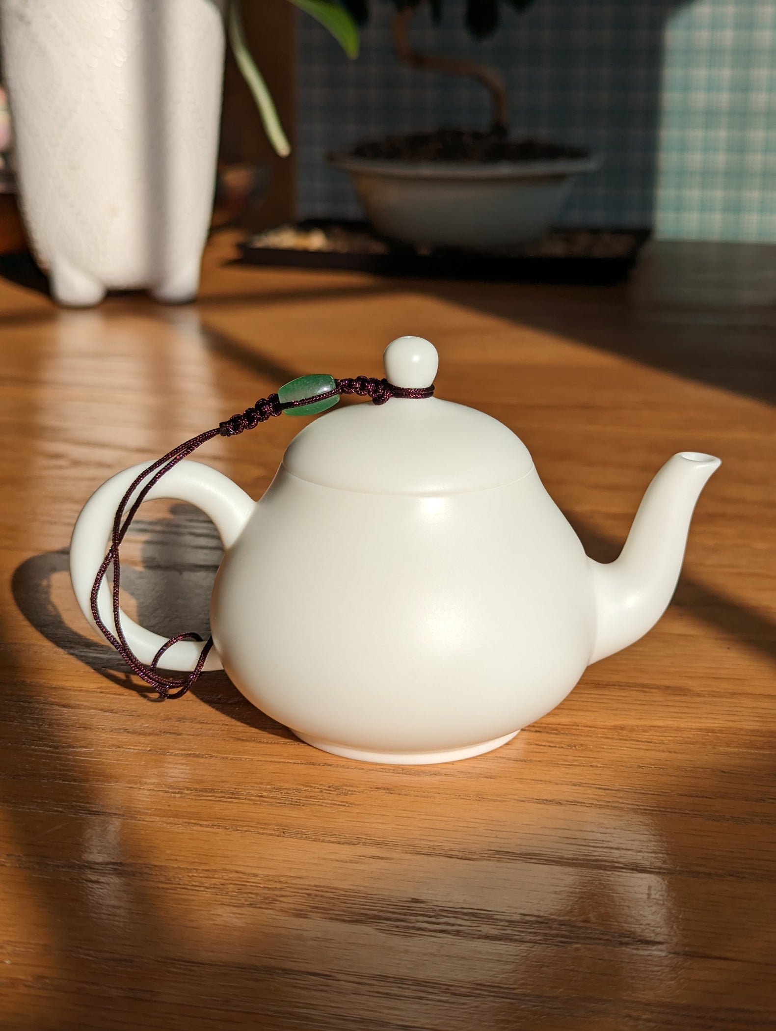 Mutton Fat Jade Porcelain "Pear Shaped" Teapot Yunnan Sourcing Tea Shop