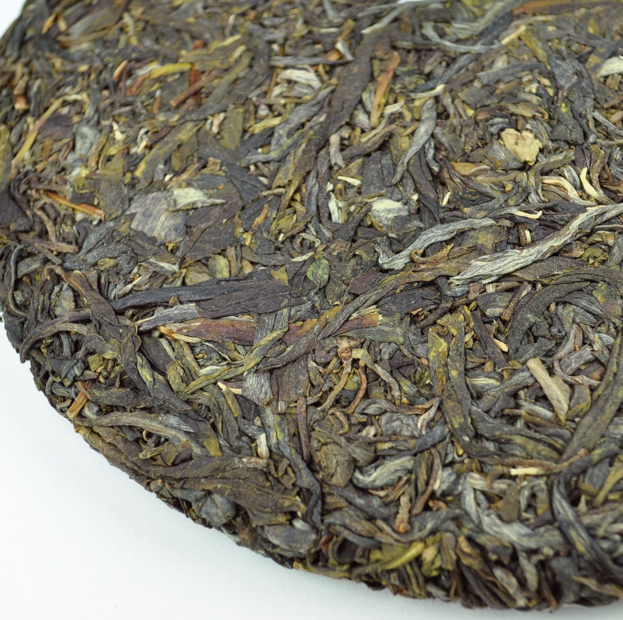 2015 Yunnan Sourcing "Bang Dong Village" Raw Pu-erh Tea Cake Yunnan ...