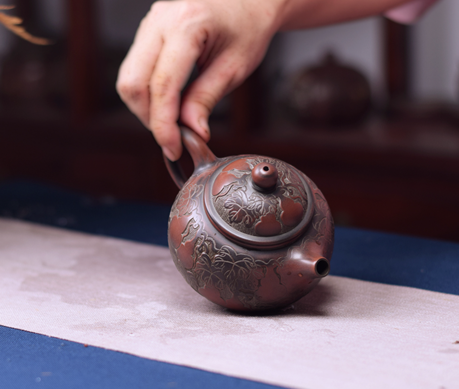 Qin Zhou Clay Teapot "Gourd" by Yuan Chan Jie Yunnan Sourcing Tea Shop