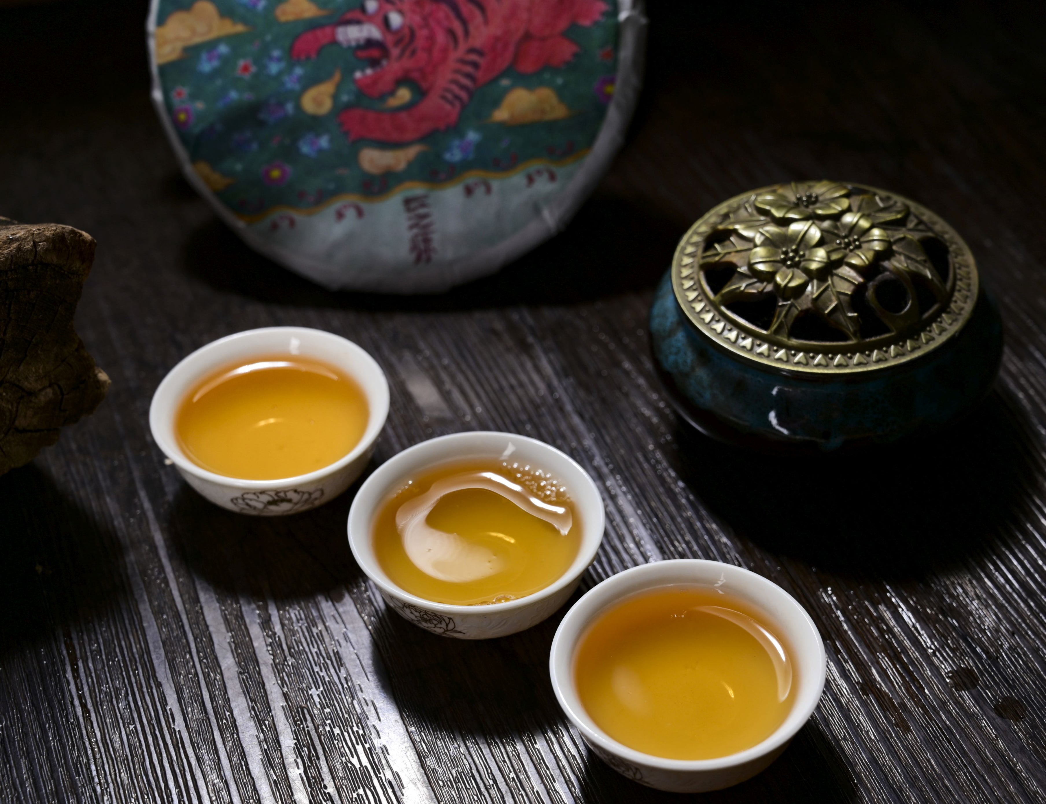2022 Yunnan Sourcing "Man Gang Gu Shu Bai Cha" White Tea Cake Yunnan ...