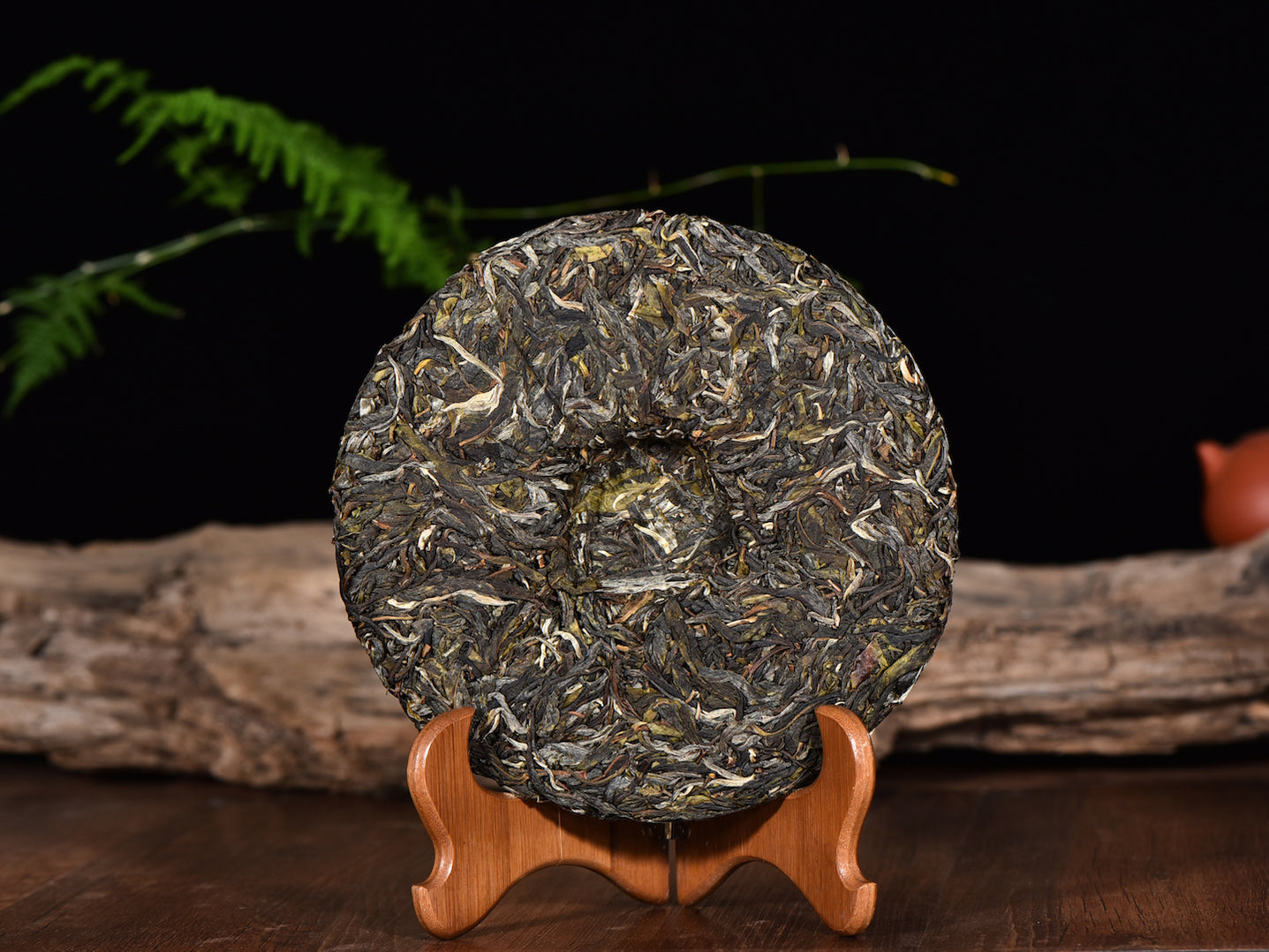 2017 Yunnan Sourcing "Autumn Teng Tiao Old Tree" Raw Pu-erh tea cake Yunnan Sourcing Tea Shop