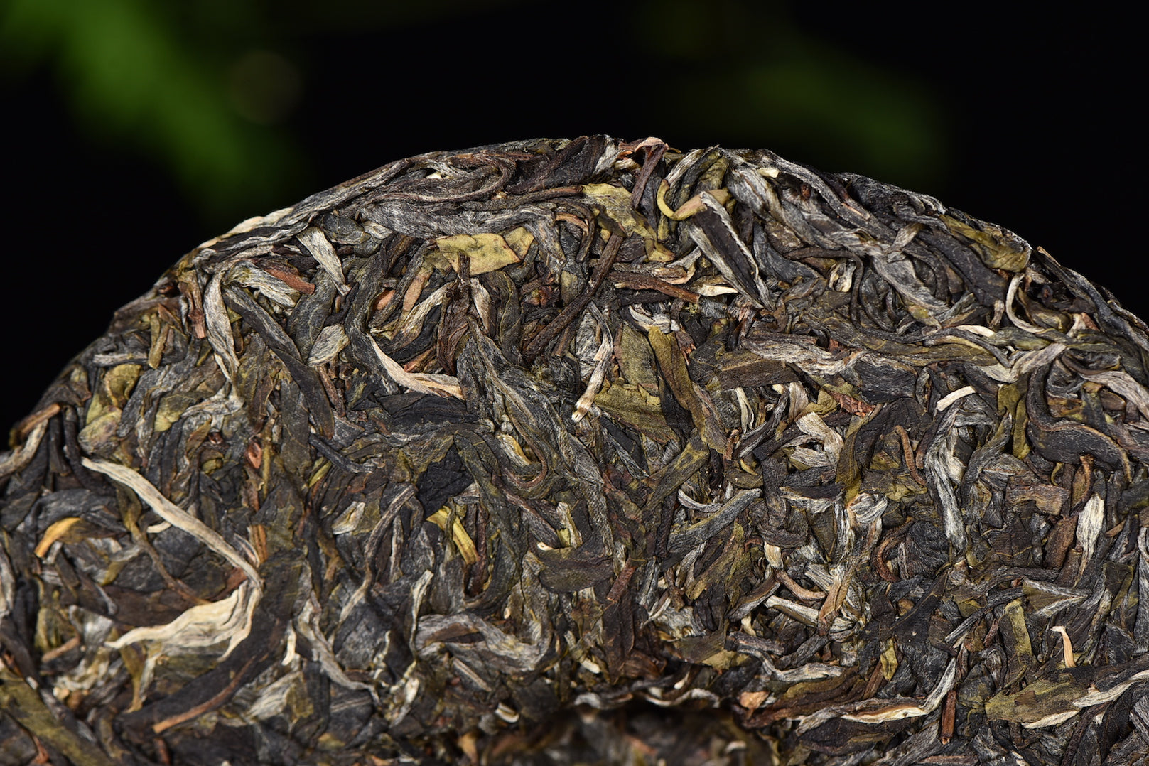 2017 Yunnan Sourcing "Autumn Teng Tiao Old Tree" Raw Pu-erh tea cake Yunnan Sourcing Tea Shop