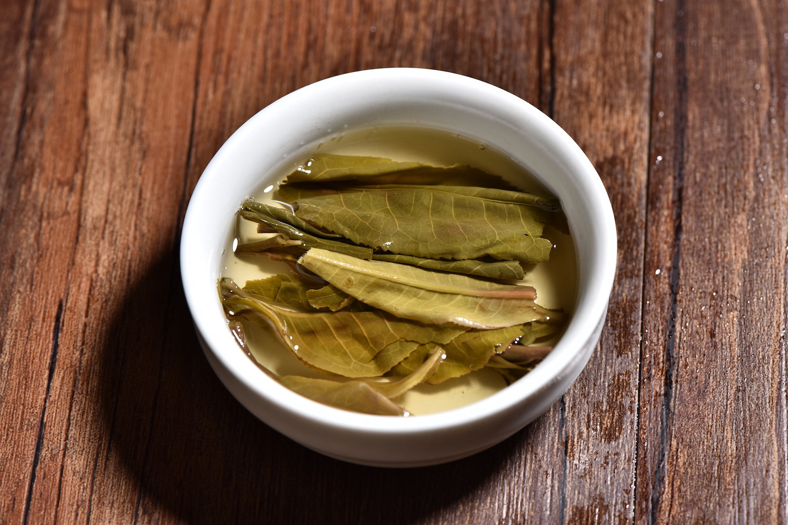 2017 Yunnan Sourcing "Autumn Teng Tiao Old Tree" Raw Pu-erh tea cake ...