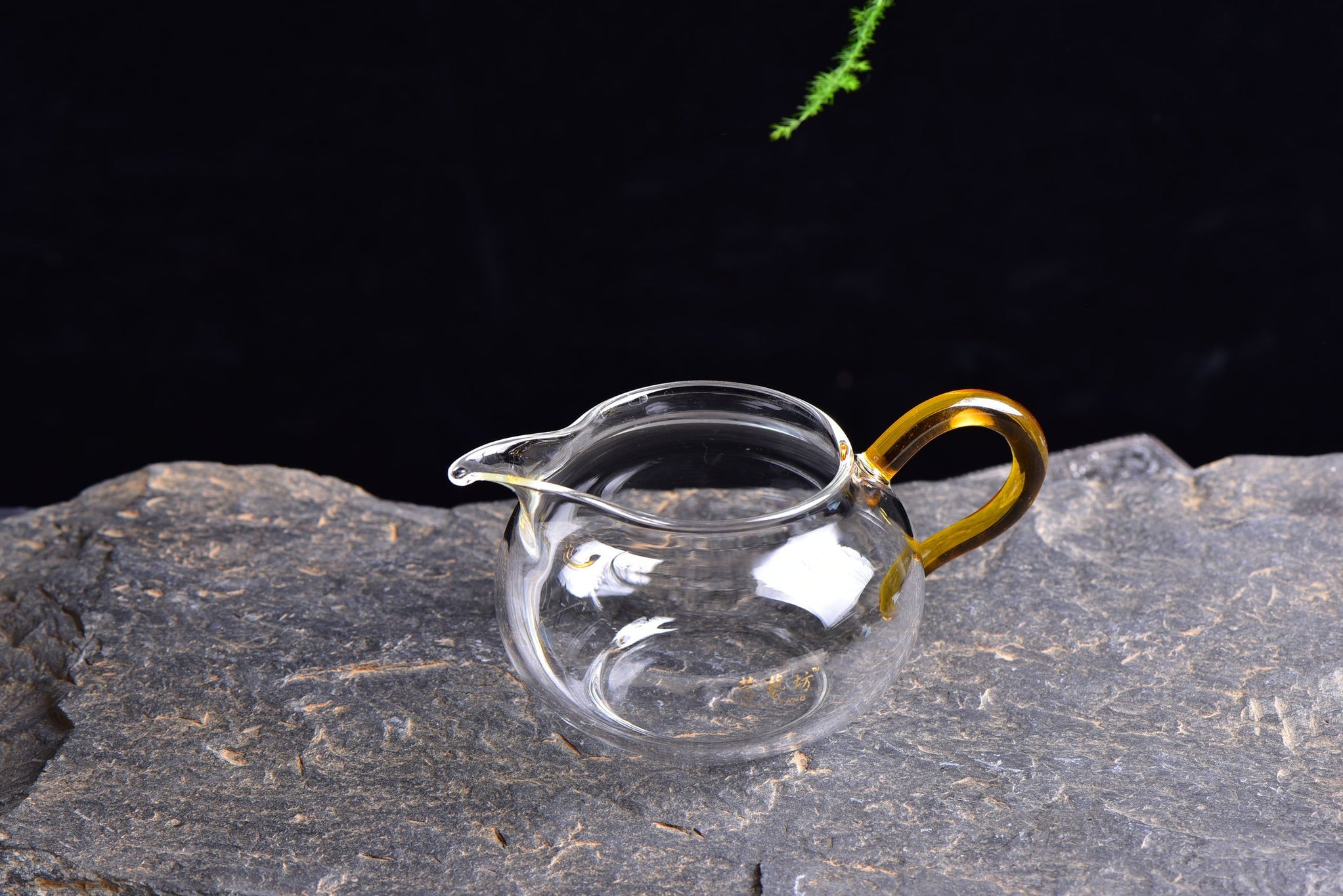 Amber Handle Glass Cha Hai for Gong Fu Cha * 280ml — Yunnan Sourcing ...