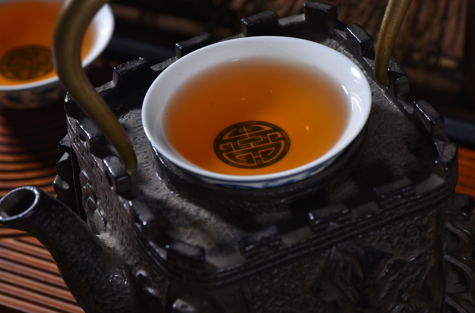 2008 Yi Wu Zheng Shan "Tong Xing Lao Zi Hao" Raw Pu-erh Tea Cake ...